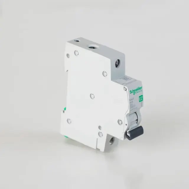 Schneider AC MCB 1P 25A C curve 240V (Pack of 1)